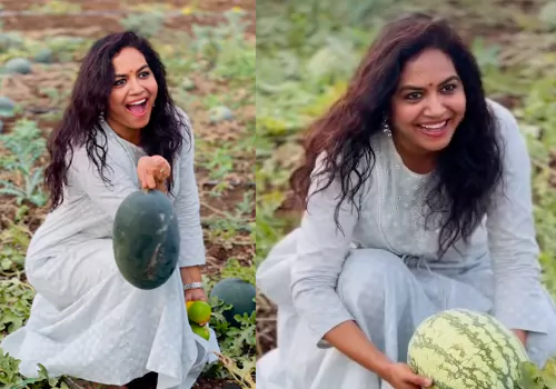 పుచ్చకాయల పొలంలో సింగర్...వాటికీ పాటలు నేర్పిస్తోందా ? | singer sunitha ...